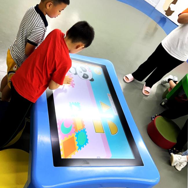 Interactive table features