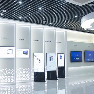 China Android WiFi Connection Customized Floor Standing Digital Signage Text Graphics Display Function for sale