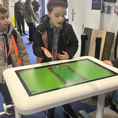 China Polikids Multiple Player Android Interactive Game Table 32" 1080P for Nursery for sale