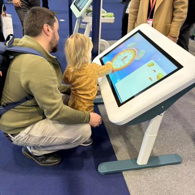 China Android LCD Display 20points Touch Screen Table 32" Educational with Height Adjustable for sale