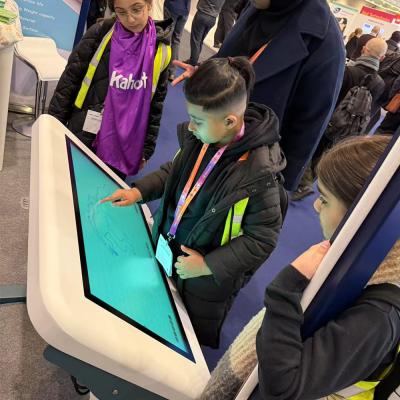China Android 14.0 Interactive Touch Table 32inch Capacitive for Education Gaming for sale