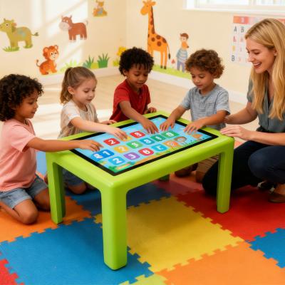 Китай 55-дюймовый интерактивный сенсорный стол с разрешением 4K, 10-точечным емкостным сенсорным экраном и хранилищем 32 ГБ продается