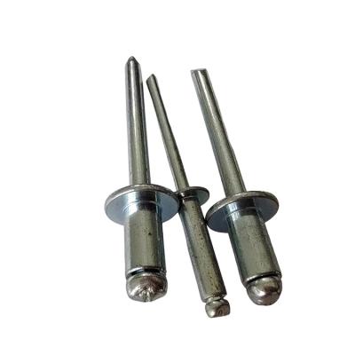 Cina 10 mm di lunghezza Ferro Rivette a chiuso cieco Testa rotonda resistente Alta resistenza per industria in vendita