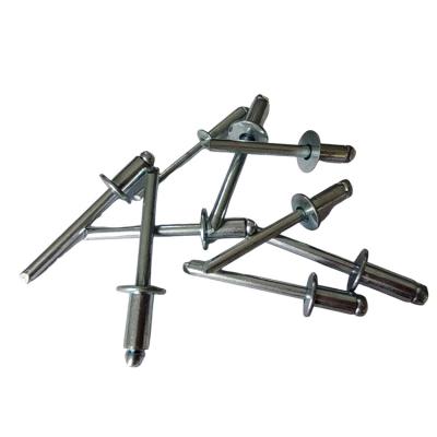 Cina 10 mm di lunghezza Ferro Rivette a chiuso cieco Testa rotonda resistente Alta resistenza per industria in vendita