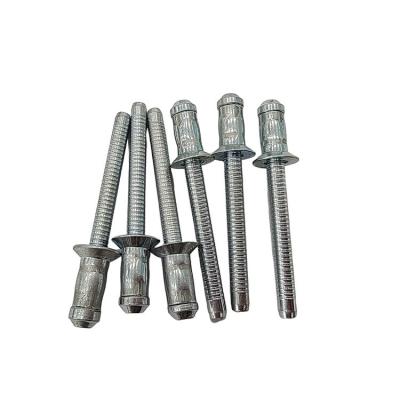 Cina Rivetto cieco a testa piatta in acciaio al carbonio standard JIS con rivetti personalizzati al meglio in vendita