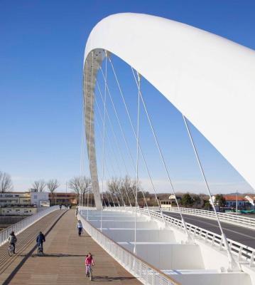 China Precast Painted Steel Structural Bridge Q355 Tied Arch Crossing Pedestrian for sale