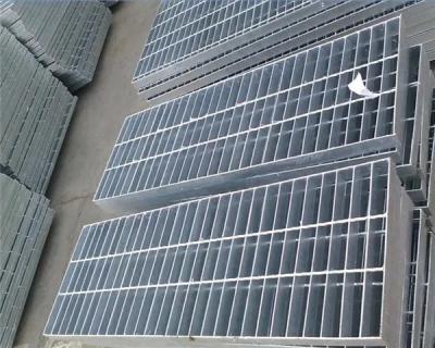 Cina Punti d'acciaio del metallo del corrimano galvanizzati calibro leggero di acciaio inossidabile della scala a chiocciola delle scale in vendita