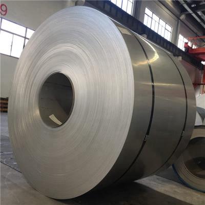 Cina Bobina in acciaio al carbonio Q235 Dx51 C75 spessa 6 mm laminata a caldo in vendita