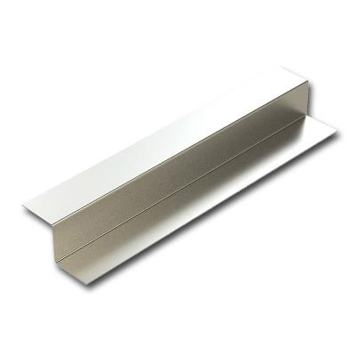 Cina Hot Rolled Stainless Steel U Channel SS400 S235JR S355JR S355J2 For Structure Building in vendita