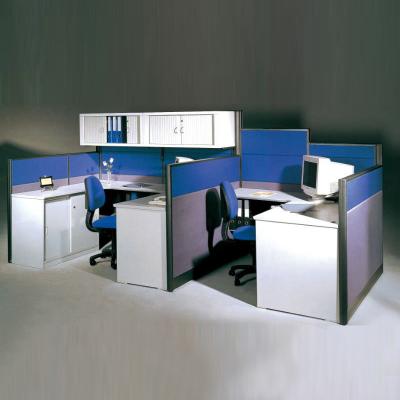 China Station de travail de bureau modulaire simple à 4 places avec armoire supérieure for sale