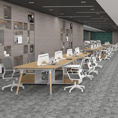 China Arbeitsplatz Schreibtisch Büromöbel 2 4 6 Sitzplätze Büroarbeitsplätze zu verkaufen