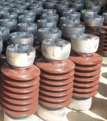中国 高力場所のポストの磁器の絶縁体ANSI TR-208ブラウンの艶出し 販売のため