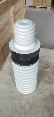 中国 IEC標準的な36kV 12Shedsのガスは白人色OEMの薮で囲を絶縁した 販売のため