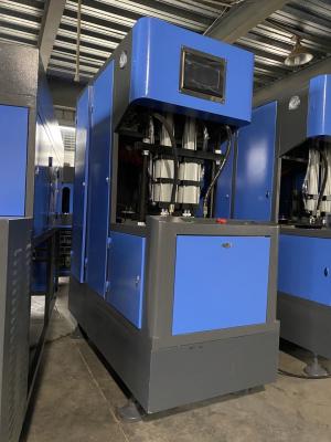 Cina 2022 LG2B-6L Macchina per la fabbricazione di bottiglie di succo di plastica con misura del riscaldatore 2180x600x1380 mm in vendita