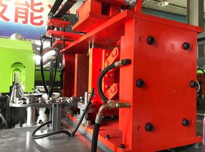 Cina 4 Macchina per la fabbricazione di bottiglie a cavità Macchina di soffiatura automatica in PET per la fabbricazione di bottiglie in vendita