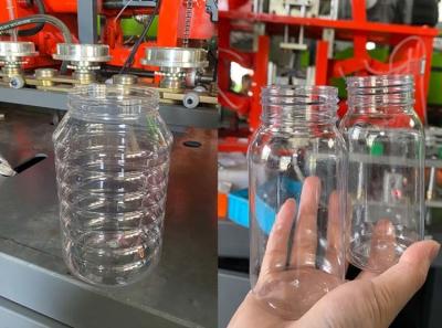Cina 4 Macchina per la fabbricazione di bottiglie a cavità Macchina di soffiatura automatica in PET per la fabbricazione di bottiglie in vendita