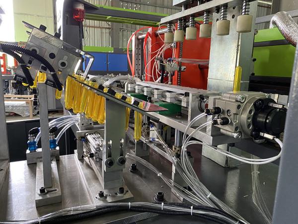 Quality Automatic PET Bottle Blowing Machine / Blow Molding Machine Weight 4000 KG for for sale