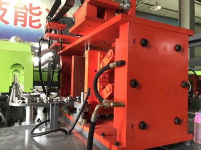 China Máquina de sopro de garrafas de plástico SMC LGD-4-750 para uma capacidade de produção de 5000 BPH à venda