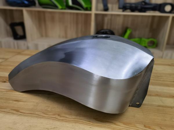 INCA Customization GS002 Motorcycle Diamond style tank Fitment Softail 2018-2023