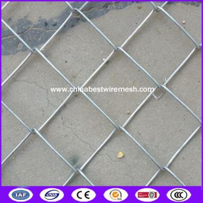 China ASTM A392 standard heavily galvanized chain link fence with posts and installing accessories with 366 grams zinc coating for sale