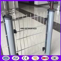 China Decorative  fence -Peach Shape post ,Triangle Bending Panel  as fence application for sale