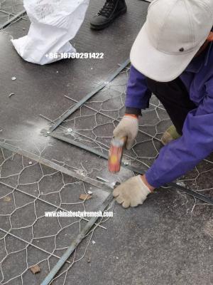 China Galvanized reinforced hexagonal mesh asphalt pavement subgrade for sale