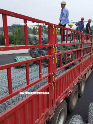 China Gabion road reinforced planar grid material used for the structural reinforcement of asphalt pavements for sale