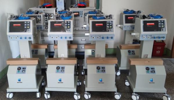 Quality Surgery Room Medical Ventilator Machine With Air Compressor Respiratory Support for sale