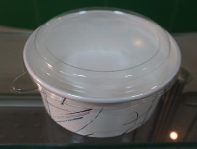 Cina Insalatiera eliminabile su ordinazione delle tazze di carta del gelato della stampa con i coperchi in vendita