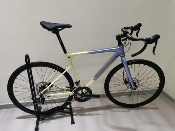 Quality Carbon Fiber Welding Road Bike 700C 2*9s 1*9s AL Frame Nice Shape AL Hub And 10kg for sale