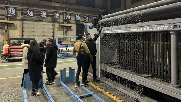 Quality Durable 3 Servo Motor Drive Gabion Mesh Machine 70 cycles/min SLW54 for sale