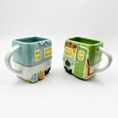 Cina Stile natalizio 3D cartone animato Tazza a forma di autobus Cute regalo tazza di caffè in ceramica in vendita