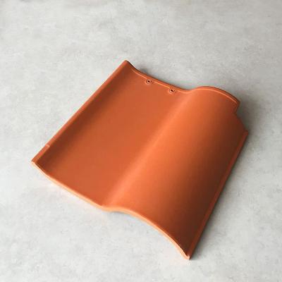 Cina Piastrelle di tetto in ceramica spagnola a forma di S di alto grado Ceramica arrugginita Rossa Ideale per tetti inclinati in vendita