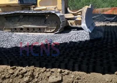 Cina Griglia al suolo della ghiaia dell'allevamento in batteria cellulare di Geocell dell'HDPE di potenziamento in vendita