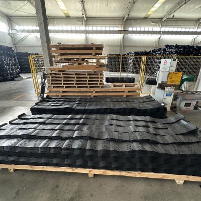 China GM200 330 HDPE cellular confinement for heavy loads soft subgrade improvement structural reinforcement for sale