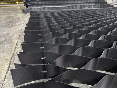 China Smooth HDPE Geoweb Panel For Solar Farm Access Road Stabilization for sale