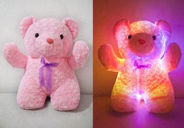中国 注文 LED のプラシ天はくまのおもちゃをつけます 販売のため