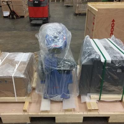 中国 産業軸線の溶接ロボットの腕のマニピュレーターおよび12 kgのペイロード2010の範囲ワイヤー供給のシステムおよび溶接工YASKAWA AR2010 6人 販売のため