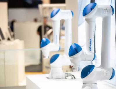 中国 工業用ロボットの腕YASKAWA HC10の共同10kgペイロード1200mmの腕のロボット 販売のため