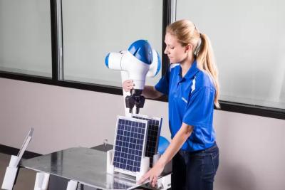 中国 工業用ロボットの腕YASKAWA HC10の共同10kgペイロード1200mmの腕のロボット 販売のため