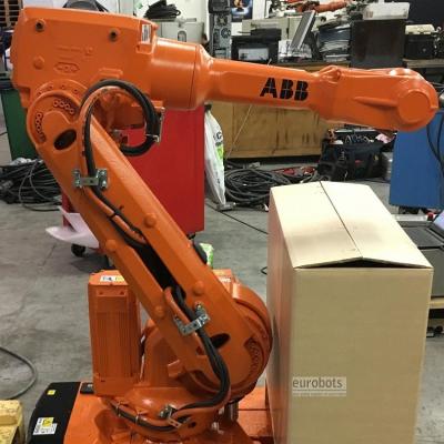 Cina L'asse di industriale 6 ha utilizzato il robot IRB2600 di ABB per l'imballaggio come robot di trasporto con palette in vendita