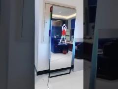 55 inch interactief fitness magische spiegel display met gepersonaliseerde workouts en hartslag monitor