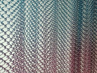 Cina Anodizzazione di ossidazione di alluminio metallo tenda di rete tessuta tenda con modello avanzato tessuto in vendita
