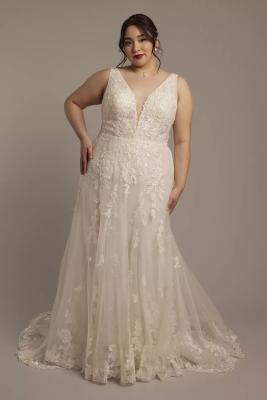 Glamorous Plunging Neckline Tank A-line Lace Appliques Chapel Train Zipper Plus Size White Tulle Wedding Dress