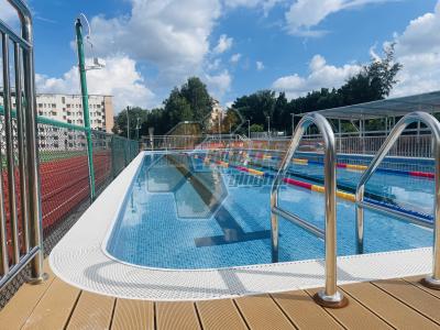 China Competición en piscinas de suelo de acero Zn-Al-Mg Prefabricado Piscina grande en venta