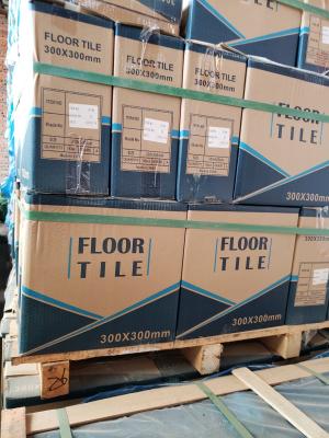 Cina Il modello semplice moderno della piastrella per pavimento ha personalizzato la piastrella per pavimento 300X300 ceramico in vendita