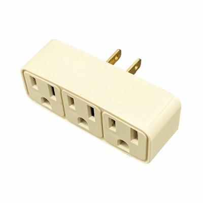 Cina Trasformi i fori 1 3 nella spina di corrente capa del forcone dell'adattatore 3 dei fori 125V 15A 3 in vendita