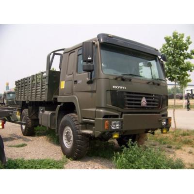 中国 SINOTRUK 4x4 のオフロード軍の貨物トラック 販売のため