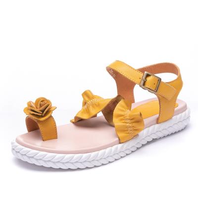 China S068 2020 summer new product retro handmade lace leather three-dimensional flower flat heel shrink buckle women sandals for sale