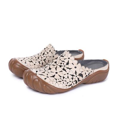 China S155 2020 new Baotou hollow flower thick bottom women's sandals retro ethnic leather women's shoes factory direct wholes for sale